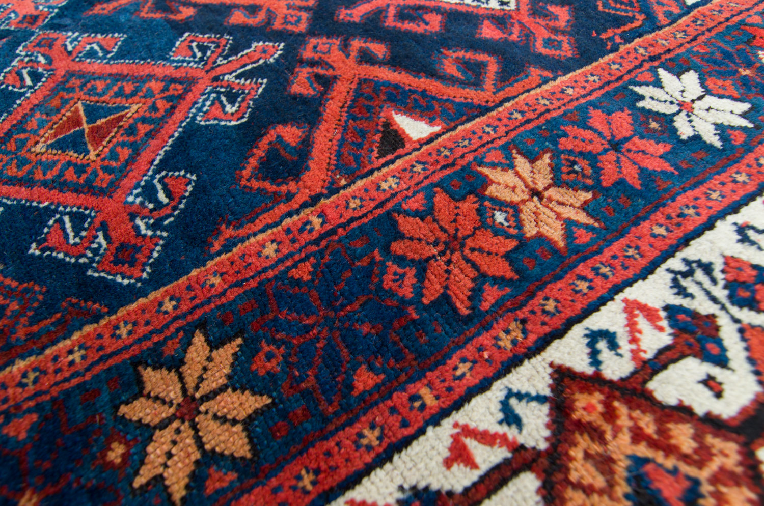 Antique Varamin Rug – LF1S157 | House of Séance